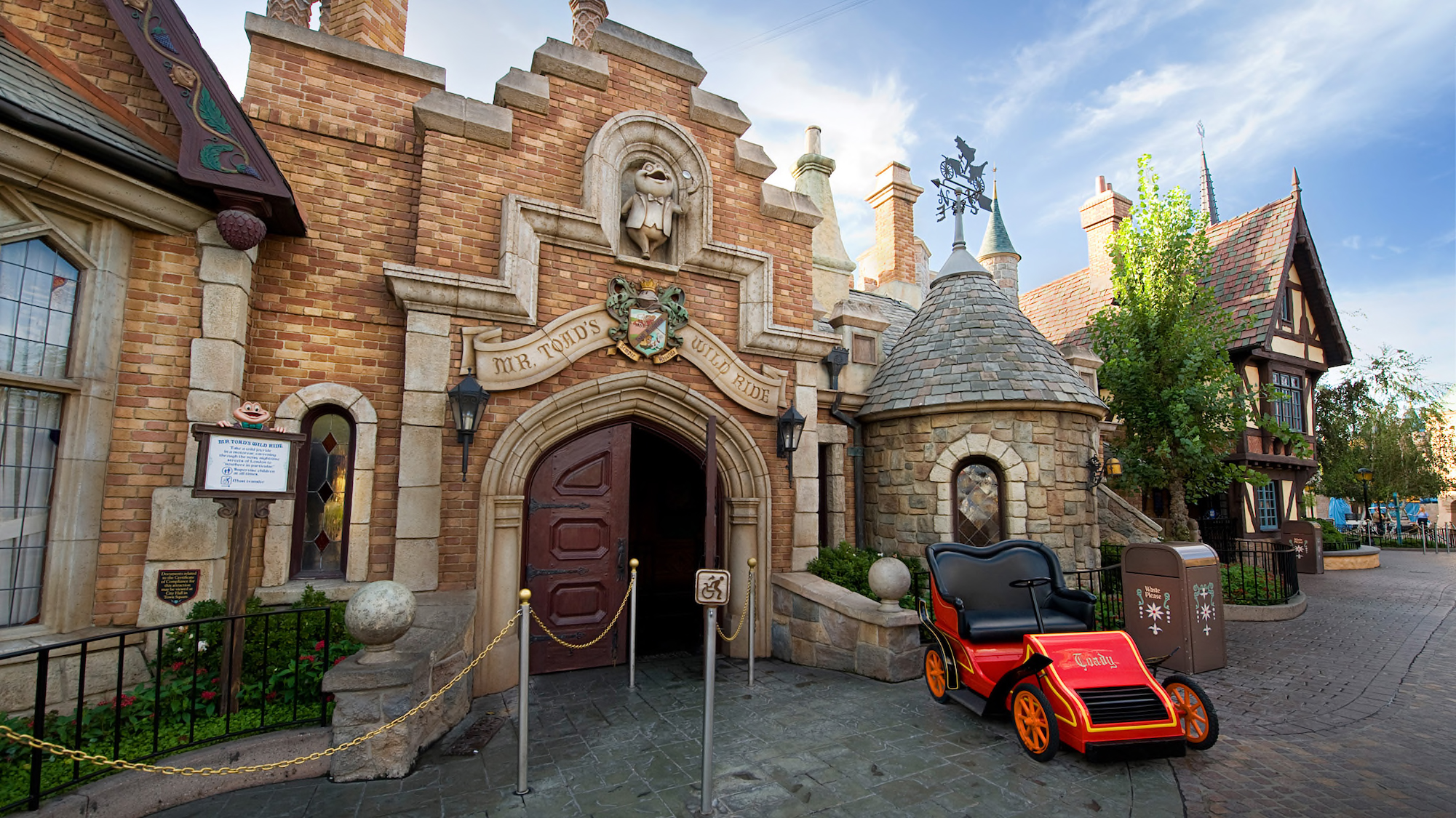 Keep Disney Weird: The Top 5 Weirdest Attractions Ever - Parkeology